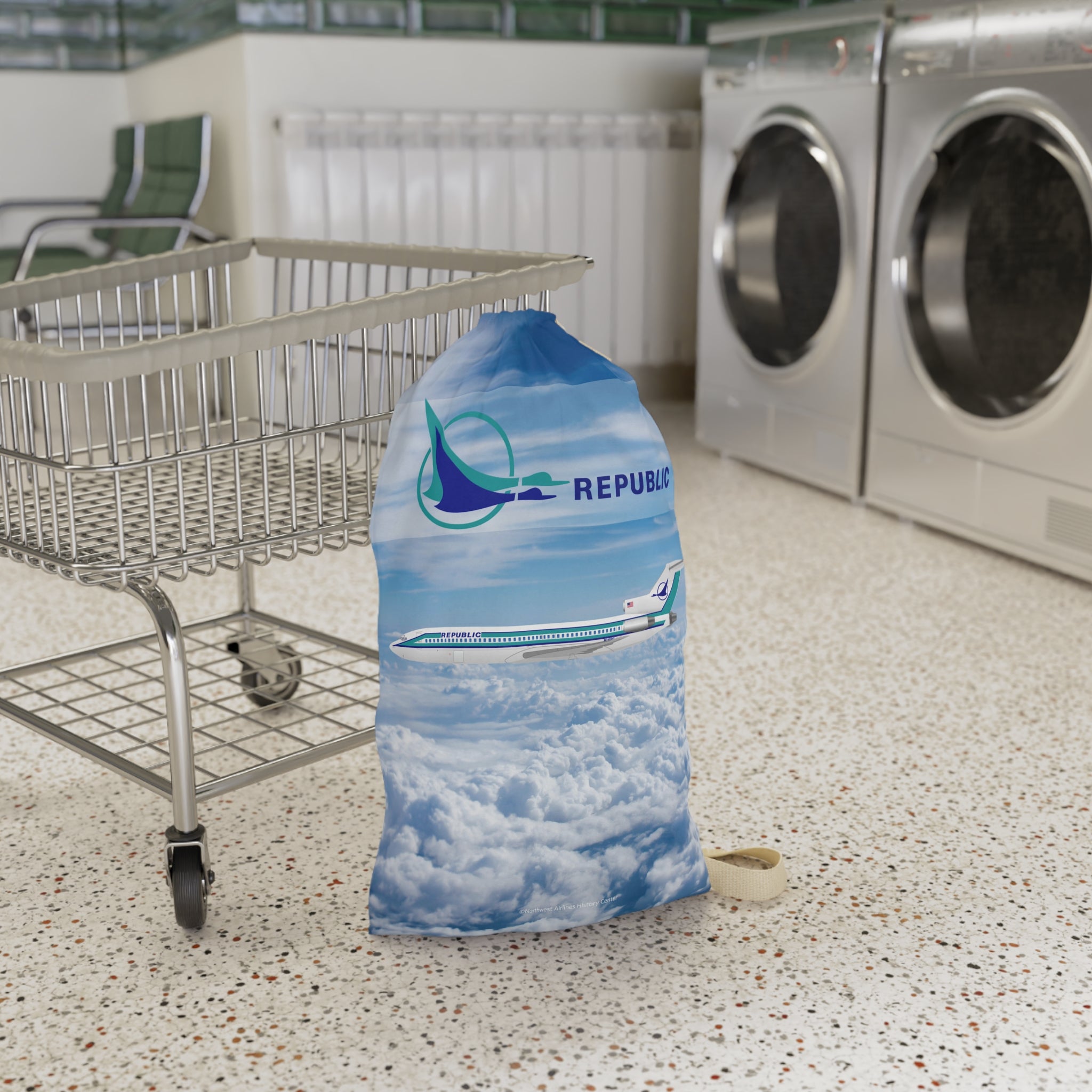 Laundry Bag / Jumbo Packing Bag - Republic original colors with DC-9 a ...